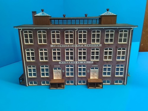 ho scale Walthers Corners large 3 story fireproof storage and transfer ...