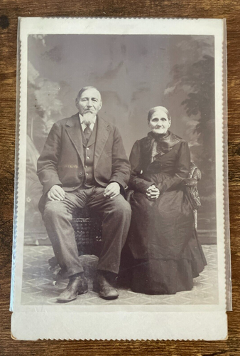 Vintage Cabinet Card. Couple sitting by J.E. Goetz in West Bend ...