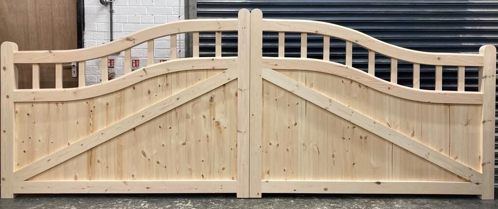 SWAN NECK STYLE DRIVE GATES, TIMBER, WOOD, *FREE DELIVERY* | eBay UK