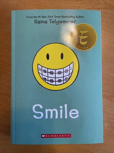 Smile - Paperback Graphic novel Book By Telgemeier, Raina Brand NEW ...