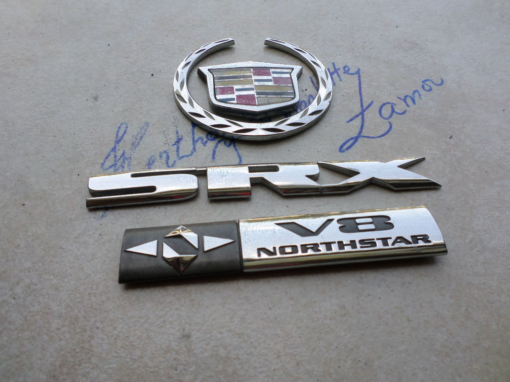 04-09 Cadillac SRX V8 Northstar 25761282 Logo 10363600 Emblem 10334040 ...