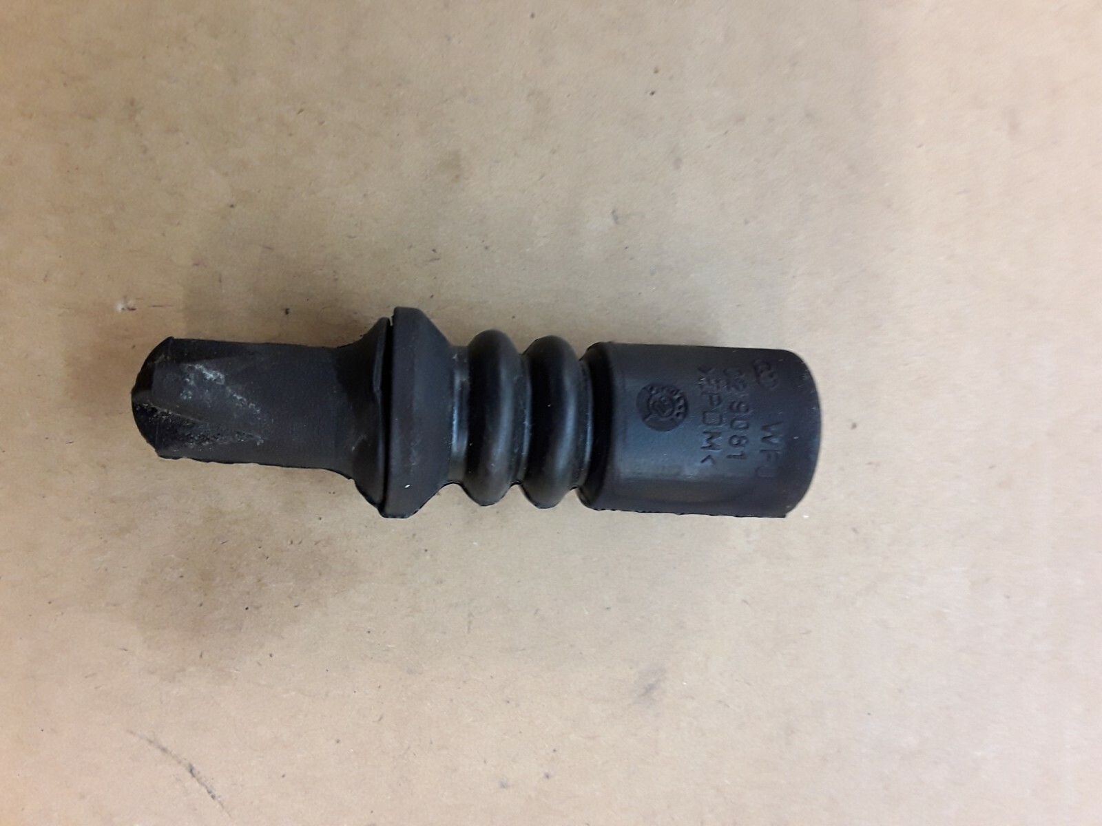 USED GENUINE VOLKSWAGEN Rear Drain Grommet OEM 1K6877236 | eBay UK