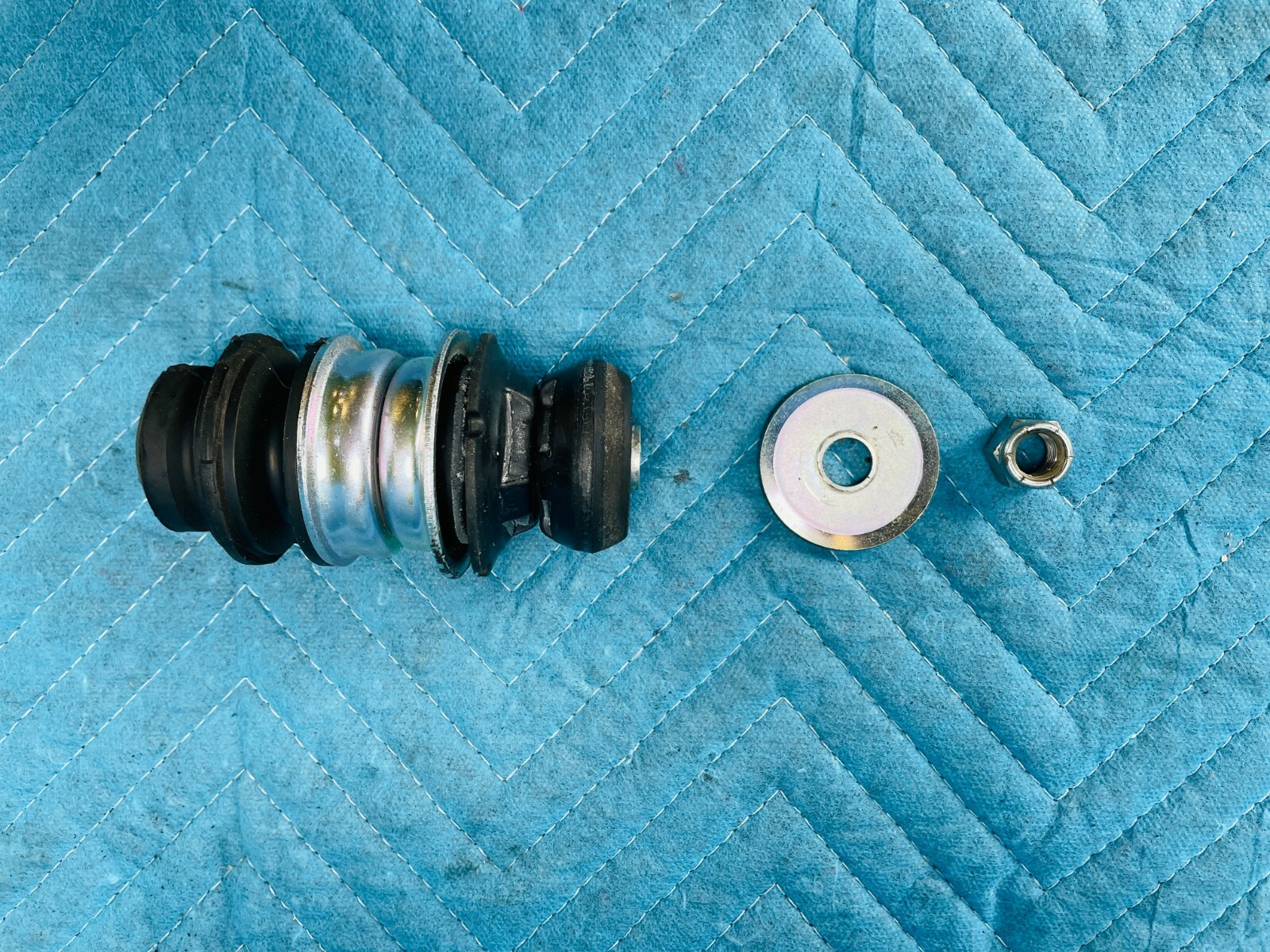 2002-2010 Lexus SC430 Rear Shock Strut Mount Support w/ Bumper ...