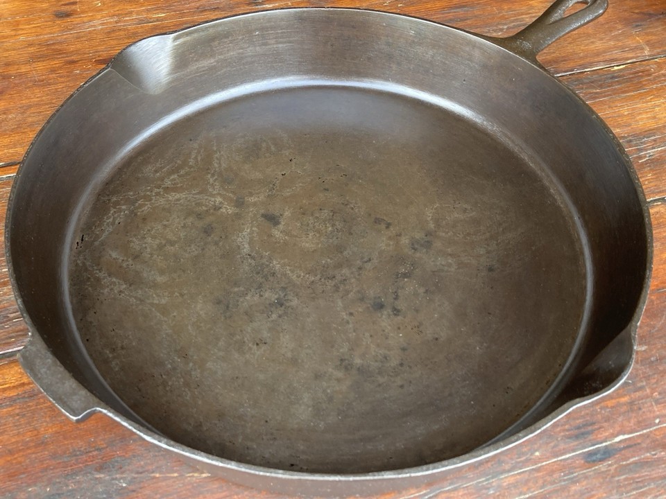 Chicago Hardware Foundry #14 Diamond Logo Cast Iron Skillet | eBay