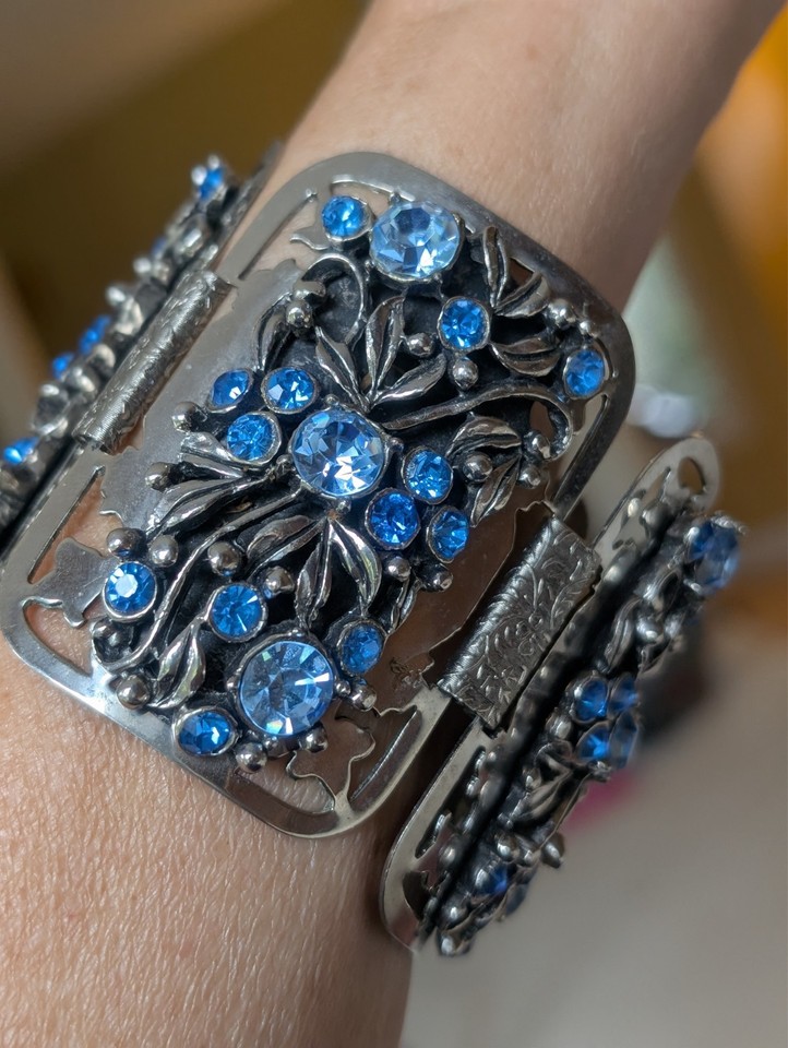 Magnificent SPARKLING BLUE Vintage Rhinestone Floral Panel Bracelet ...