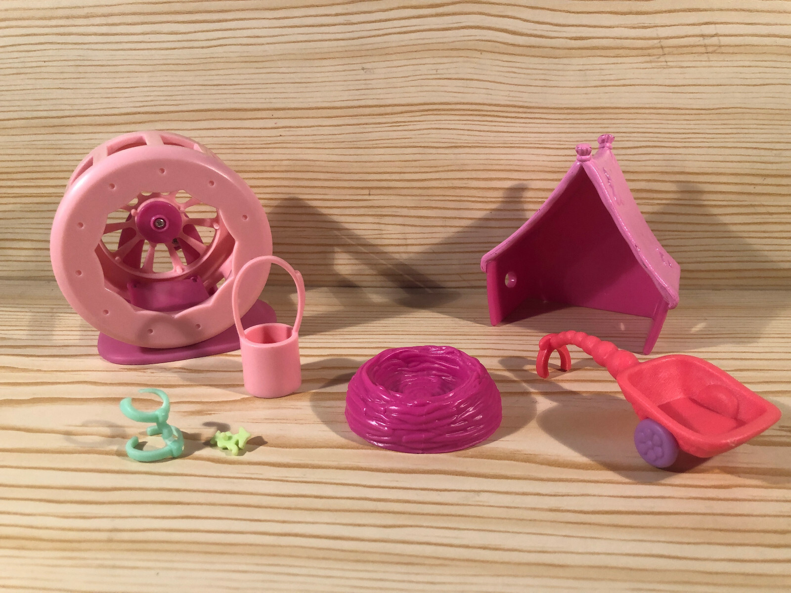 Littlest Pet Shop LPS Runaround Ranch - Tent - Wheel - Feeding ...