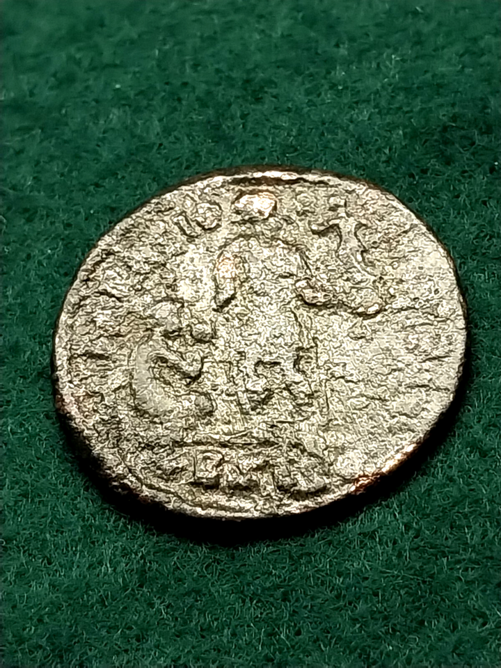 Ancient Roman Empire Coin, Valentinian II, Victory Kneeling Women , 25 ...