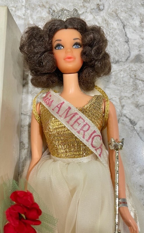 RARE ONE-OF-A-KIND 1972 MISS AMERICA BARBIE DOLL SIGNED By Miss America ...