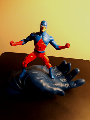 Atom Statue, 2004, DC Direct, Limited Edition #163, on The hand of ...