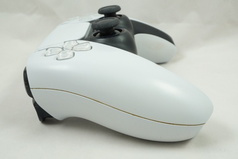 Sony PlayStation 5 PS5 DualSense Wireless Controller - White Hall ...