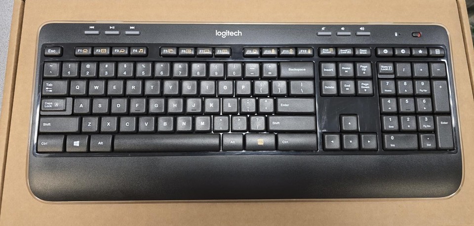 Logitech MK520 Complete Wireless Combo Keyboard (K520) and Mouse (M325s ...