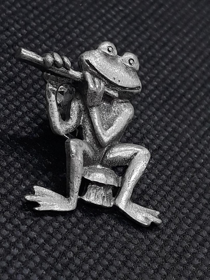 Vintage Signed JJ Frog Pin Brooch with Flute Musician Animal Figural ...