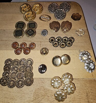 Vintage/Antique Buttons 54 Piece Lot, Filigree, Gold, And Rhinestones ...