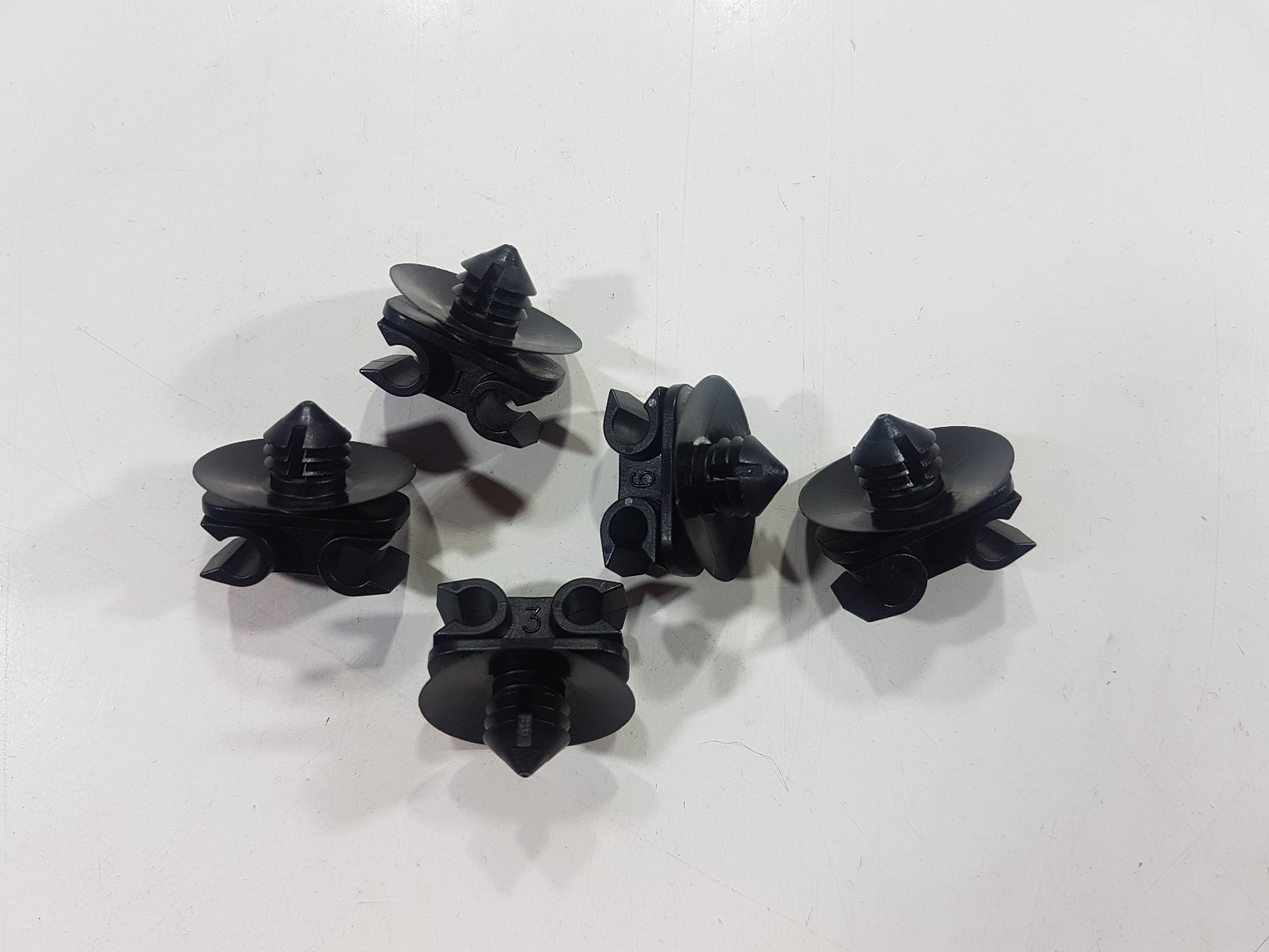 10 X GENUINE FORD BRAKE PIPE CLIPS OE ESCORT FOCUS FIESTA ABS CABLE KIT ...