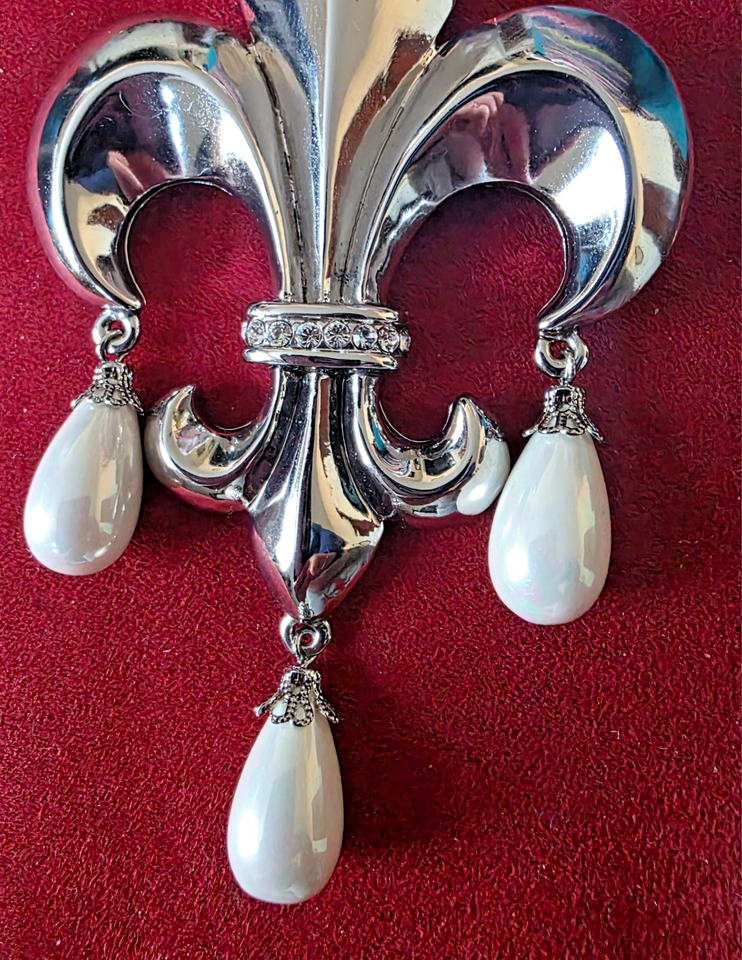 Butler &Wilson Brooch Large Fleur de Lys Silver Tone Articulated ...