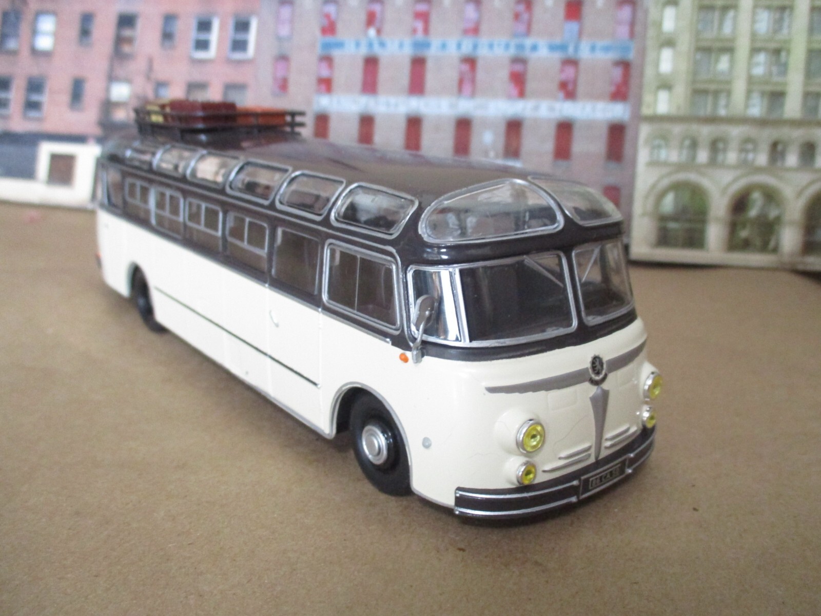 Hachette IXO 1955 Isobloc 648 DP Bus Brown &Beige 1:43 scale diecast ...