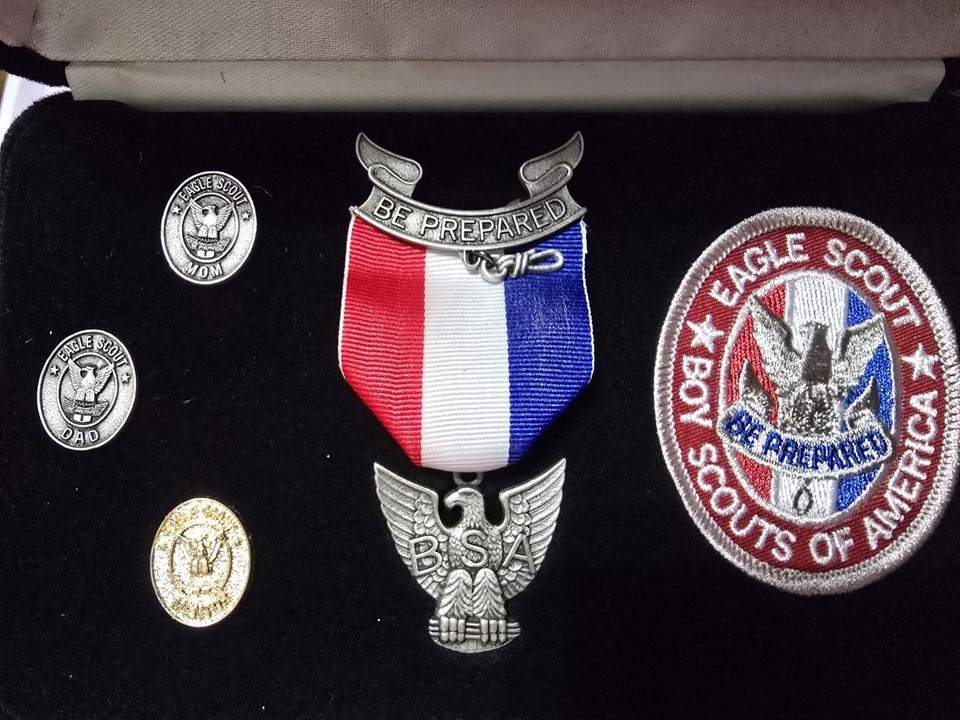 Scouts BSA Boy Scout Eagle Medal and Pins Presentation Kit - BSA Version - RARE | eBay