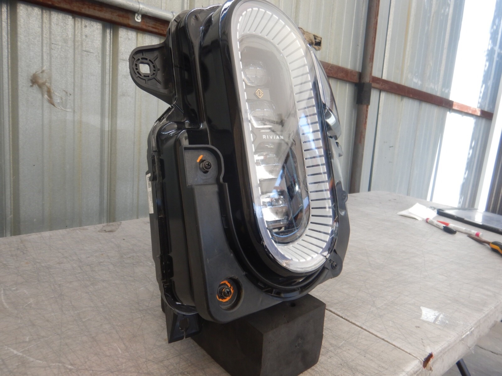 2021 2022 2023 RIVIAN R1T LEFT SIDE LED HEADLIGHT COMPLETE OEM | eBay