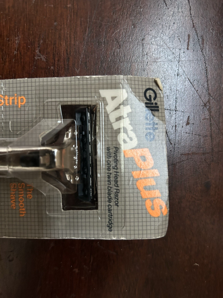 Vintage 1985 Brand New Gillette Atra Plus Metal Razor pivoting head ...