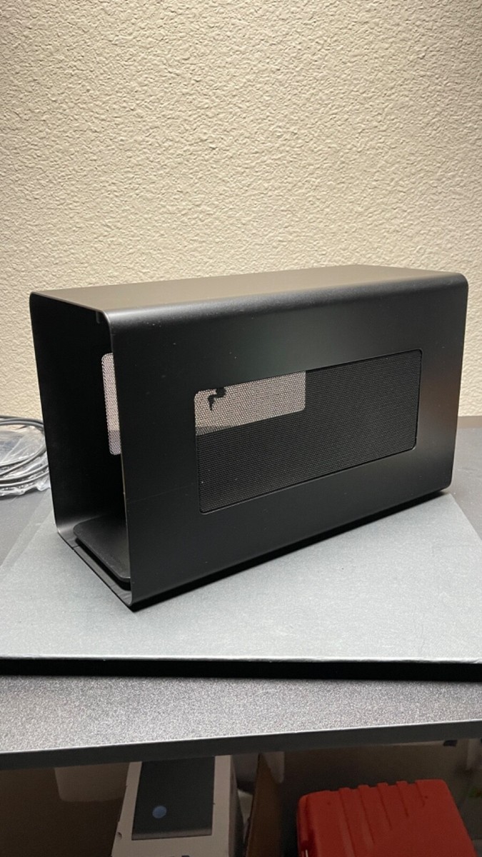 Razer Core X Thunderbolt 3 & Radeon RX Vega 64 8GB Graphics Razer Core X Thunderbolt 3 & Radeon RX Vega 64 8GB Graphics
