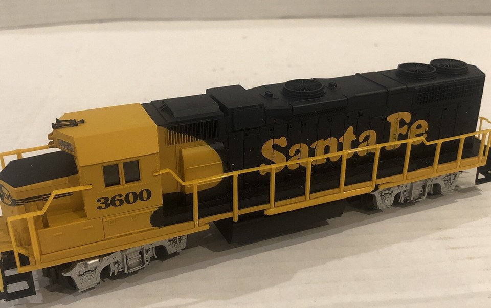 Santa Fe Model Train Set HO Scale Locomotives 3500 & 3600 Pair | eBay