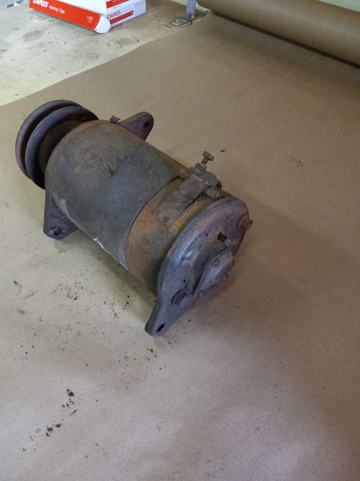 Farmall H M IH Tractor Non WORKING 6V generator w/ belt drive pulley ...