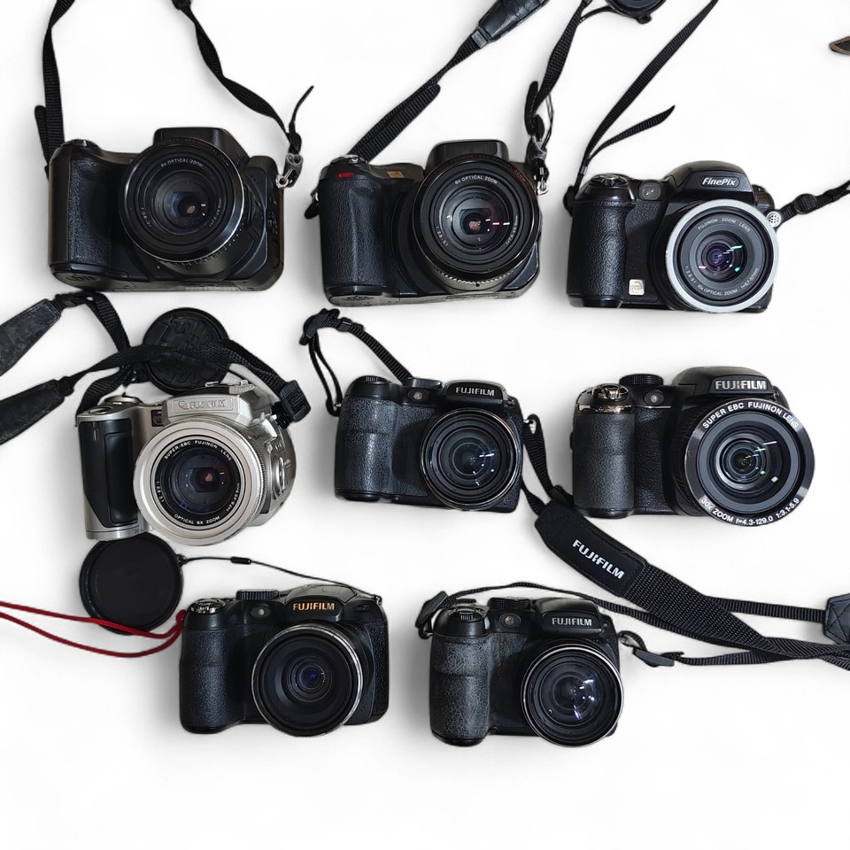 8x Fujifilm Digital Bridge Cameras Job Lot - S7000 S4000 S602 Zoom Etc ...