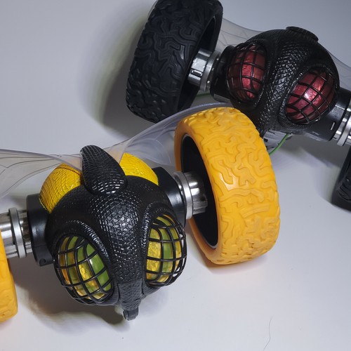Lot of 2 - RC Tumble Bee New Bright Light-Up Remote Control Bugs Black ...