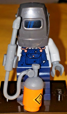 LEGO WELDER-Series 11 Figure Col172 Set # 71002-1 Complete w/Welder ...