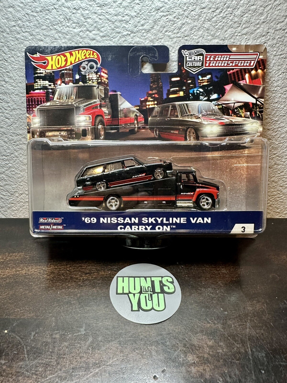 Hot Wheels Car Culture Team Transport '69 Nissan Skyline Van Carry On