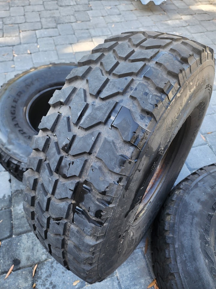 Humvee, Hummer H1, , Goodyear MT tires (37x12.50-16.5 1 8)--600 for 5 ...