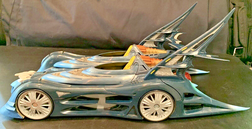Mattel DC Batman 2-in-1 Batmobile & Robin Motorcycle w/ Bonus Action ...