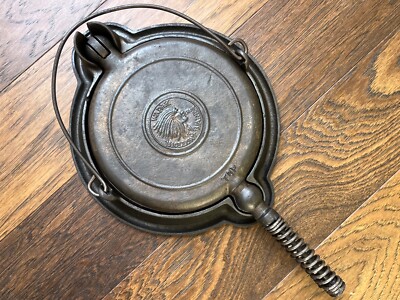 WAPAK #8 Cast Iron INDIAN HEAD Waffle Iron High w/Low Base & Alaskan ...