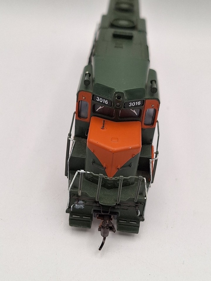 HO Scale Bachmann Spectrum Locomotive GP-30 Diesel Great Northern 3016 ...