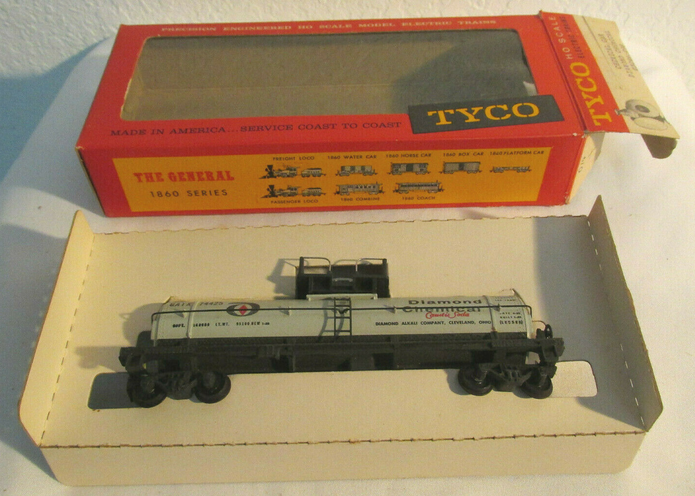 Tyco Chemical Tank Car Diamond 74425 HO Scale Red Box Electric Train ...