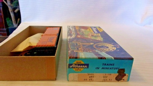 HO Scale Athearn 40' Box Car, ATSF Santa Fe The Chief, Orange #36063 ...