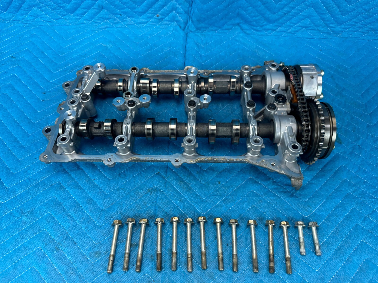 Lexus LS500 Engine Camshafts w/ Housing & Bolts Driver's Side 39k 2018 ...