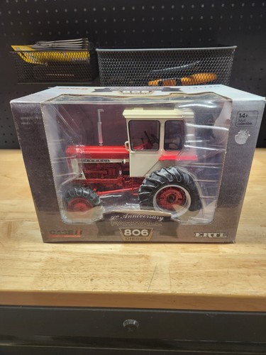 Case International Farmall 806 toy Tractor 50th Anniversary Edition 1: ...