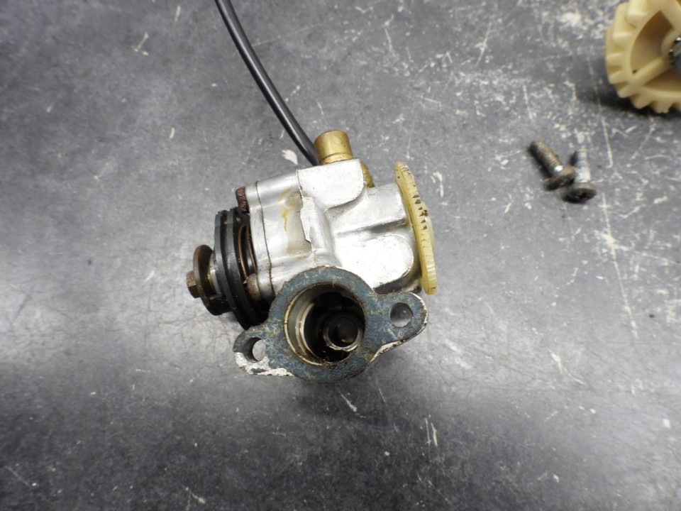 Yamaha DT AT1 CT2 125 175 250 Enduro Oil Pump 2330 | eBay