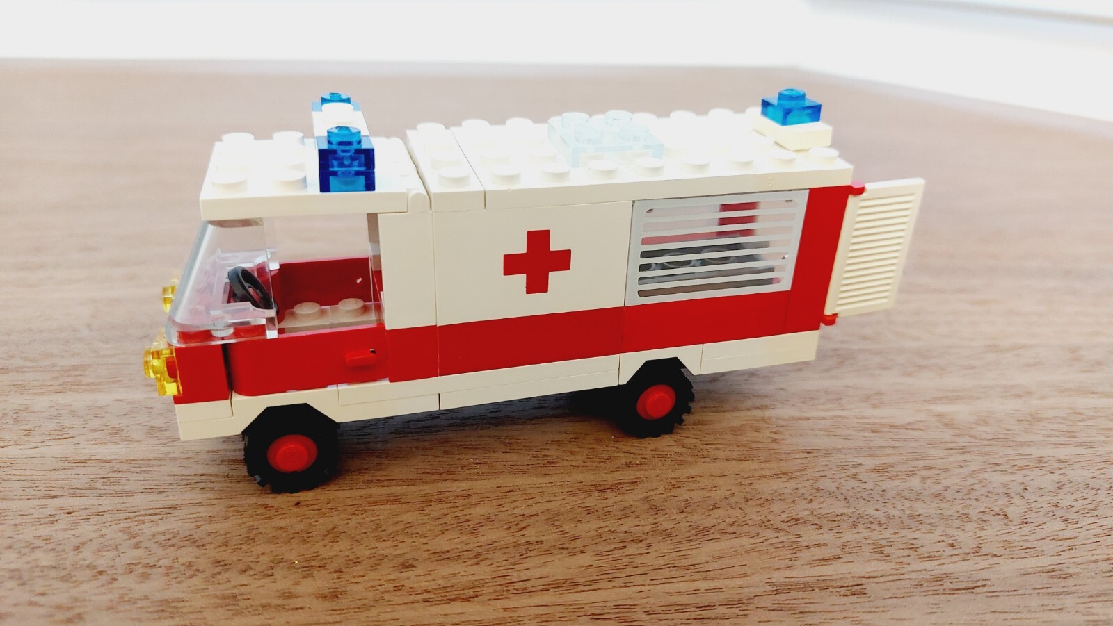 2 Vintage LEGO Classic Ambulance (6688 &6680 ) - Complete and No ...