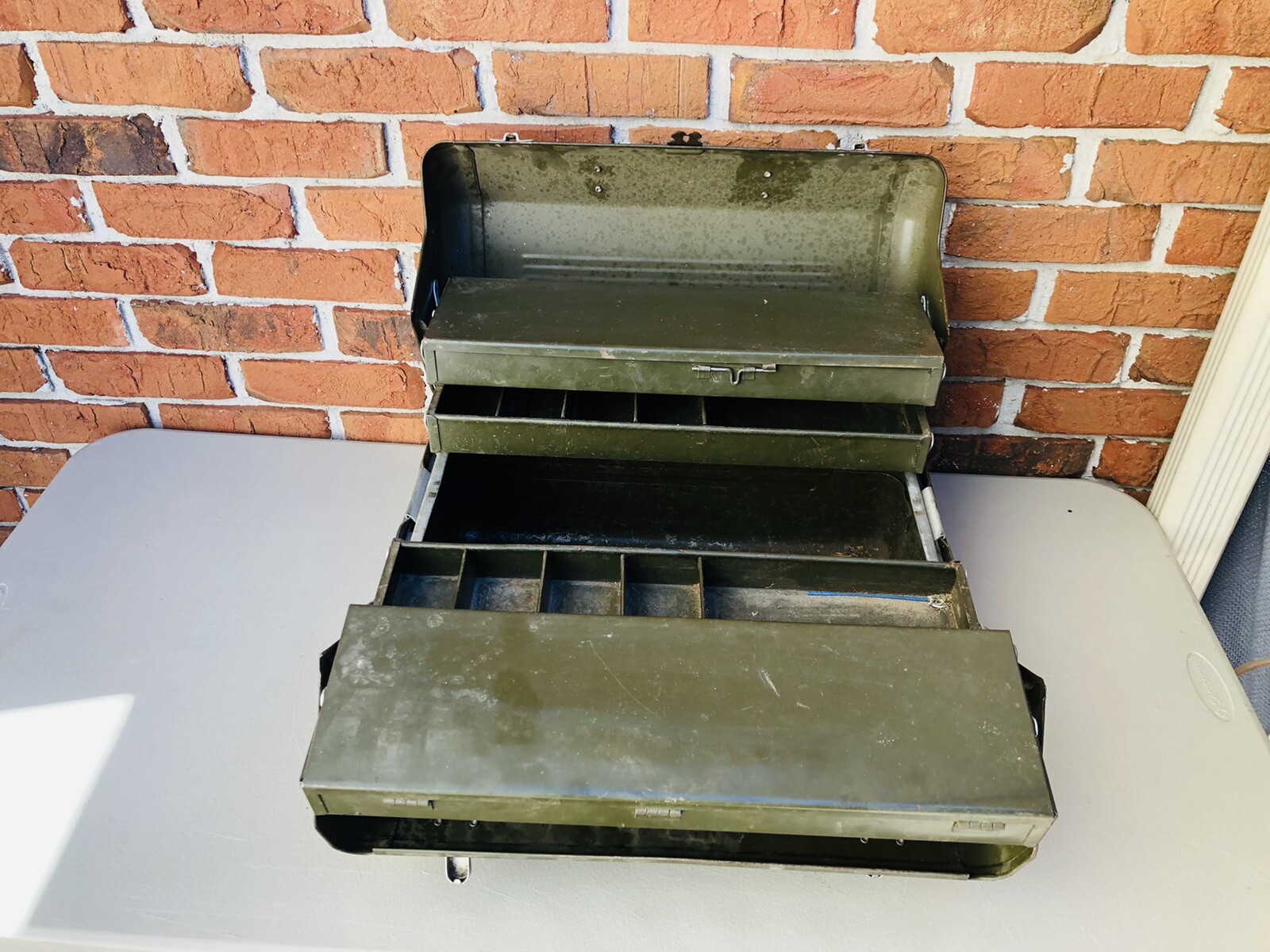 VTG CANTILEVER TOMBSTONE COFFIN HIP ROOF TOOL BOX W/RED FOLD OUT TRAYS ...