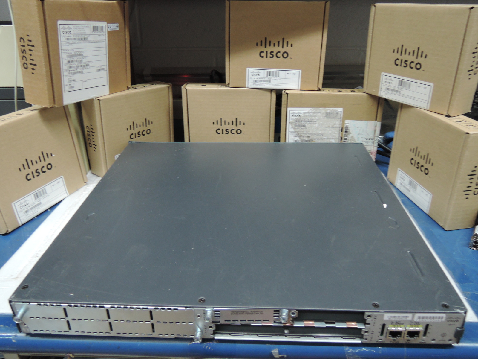 Cisco 2811 2-Port 10/100 Wired Router (CISCO2811-HSEC/K9) (Bundle with ...