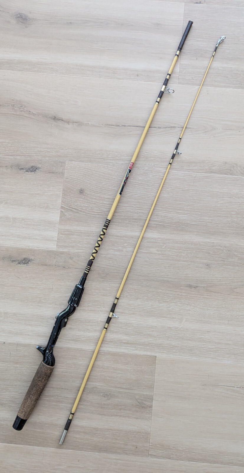 Vintage Royal Javelin 2 Piece 67" Spin Cast Fishing Rod | eBay