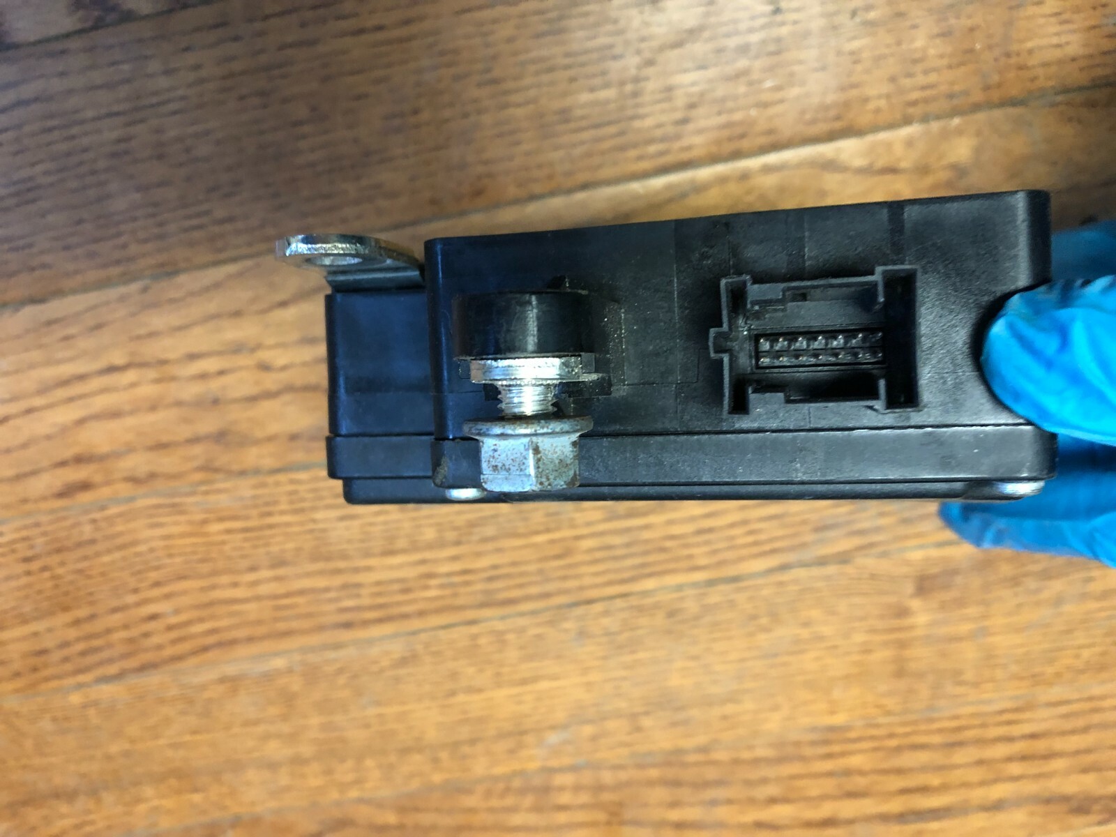 2005 MERCEDES BENZ W211 E320 OEM Rear Trunk Battery Load Control Module ...