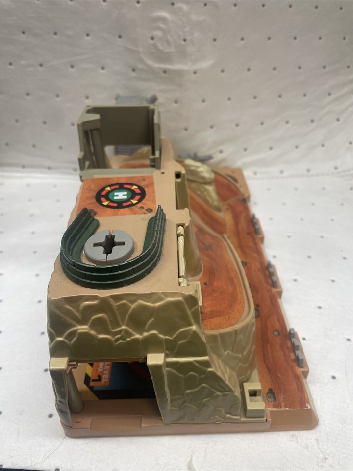 Vintage Micro Machines BATTLE FORTRESS Playset Military Battle Zones ...