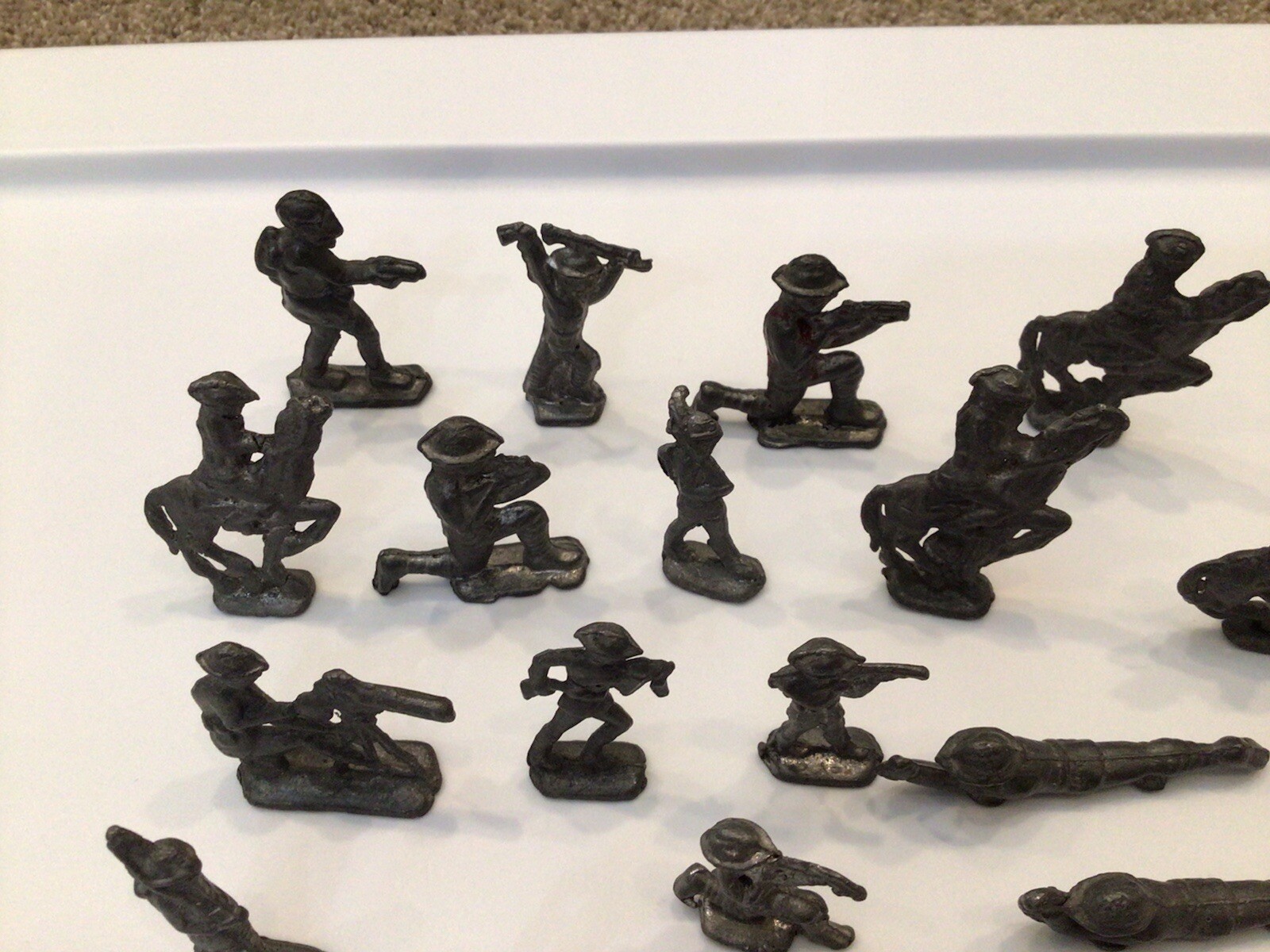 Lot of 23 - Vintage Cast Lead Metal Military Toy Soldiers Lead Army Men ...