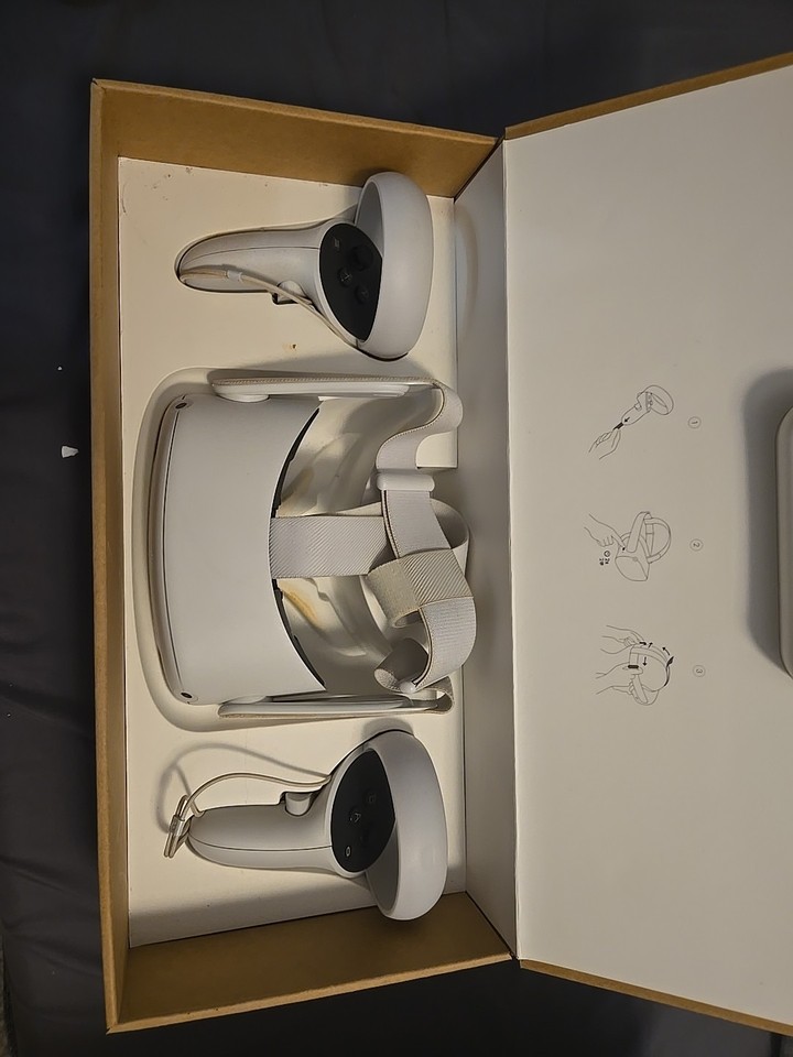Oculus Quest 2 Meta Standalone VR Headset White, 64GB with Controllers ...