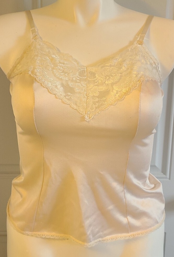 Vintage Vassarette Silky Soft Lacy Nylon Ivory Camiso… Gem