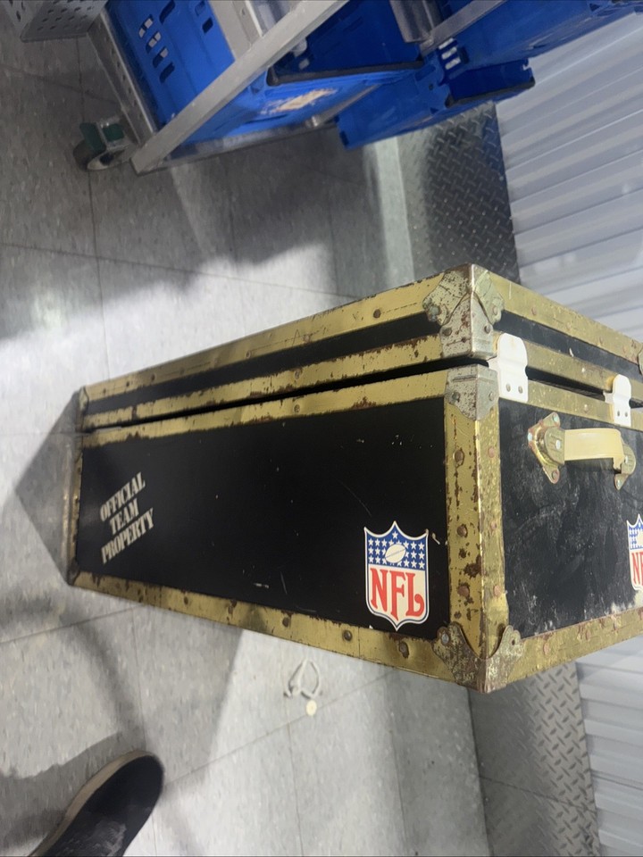 Vintage PITTSBURGH STEELERS Team Equipment Manager Steamer Trunk - NFL ...