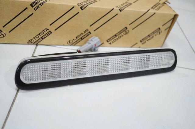 81570-0k080 Toyota Lamp ASSY Center Stop 815700K080 Genuine for sale ...